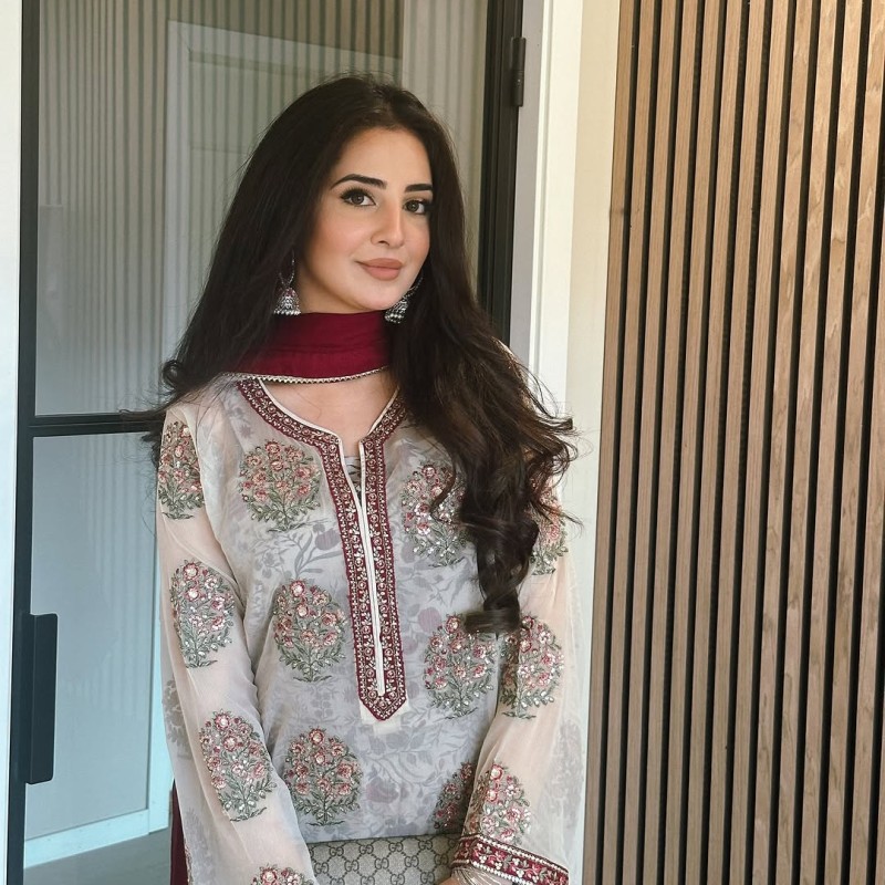 D E S H I-ELEMENT. | Dress club